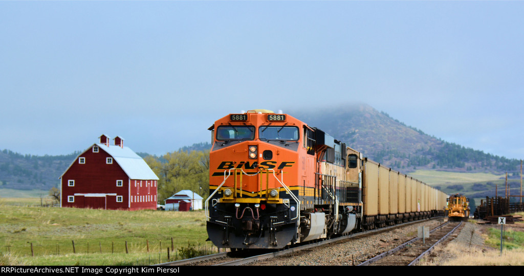 BNSF 5881 Pusher